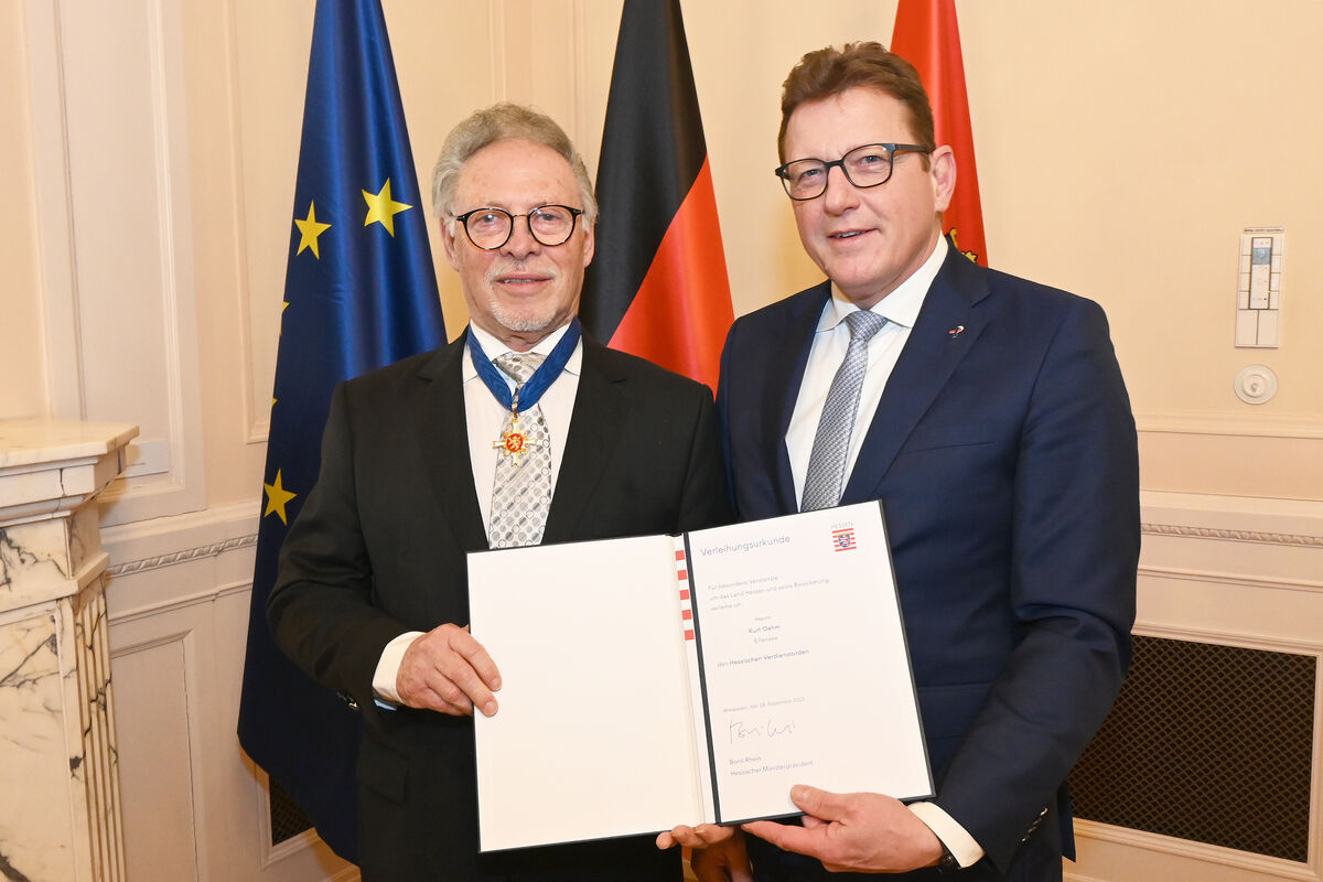 Hessischer Verdienstorden für Kurt Oehm aus Erlensee | Hessen Innen